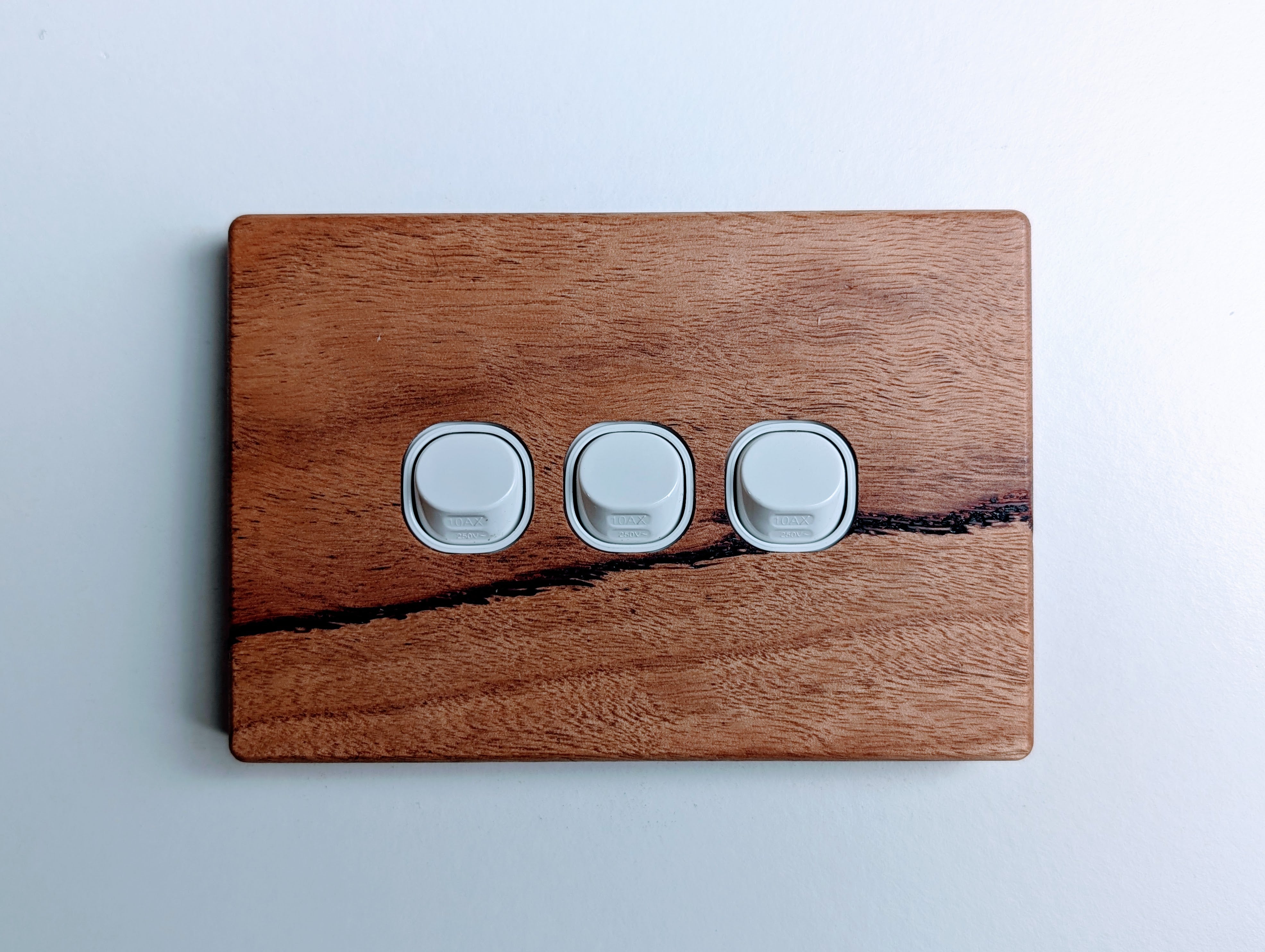 Blackbutt 3 Gang Cover – Timber Plates
